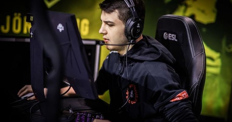 Virtus.pro заработала слот на BLAST Premier: Spring Final 2024