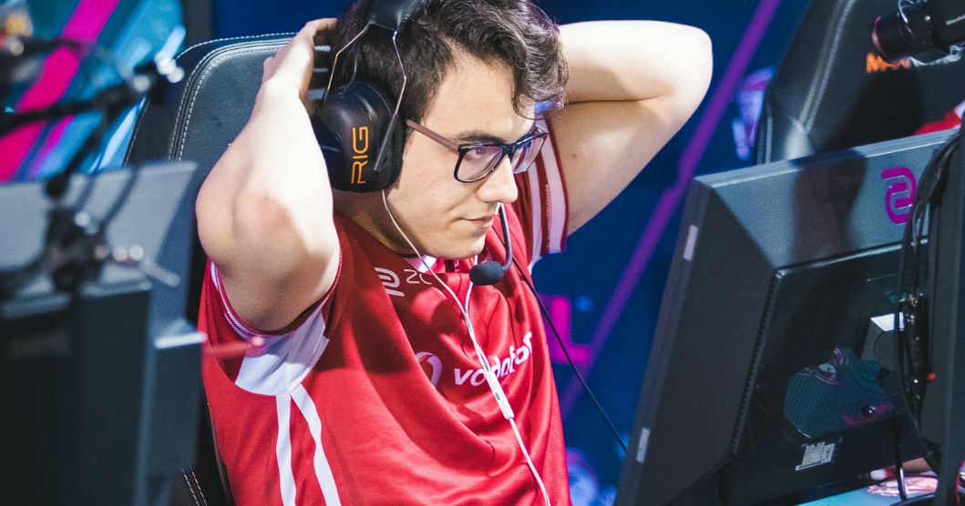 Слух. AcilioN и loWel перейдут в Team Dignitas