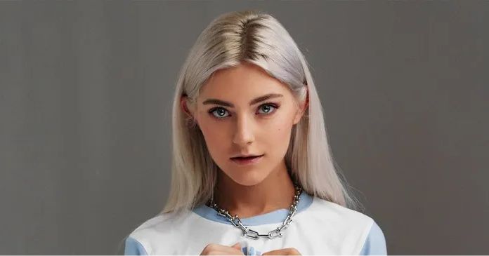 Eva Elfie получила бан на Twitch