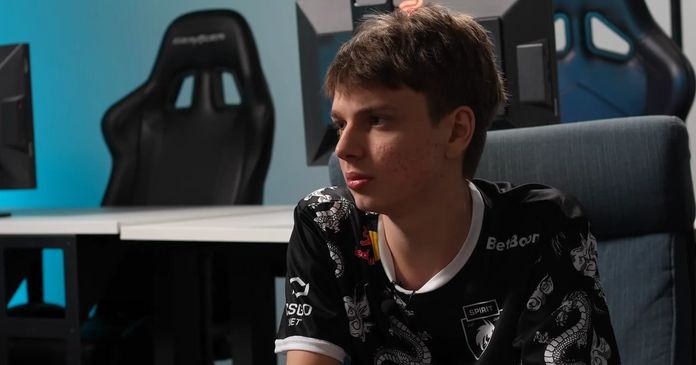 Официально: kyousuke перешел в Team Falcons