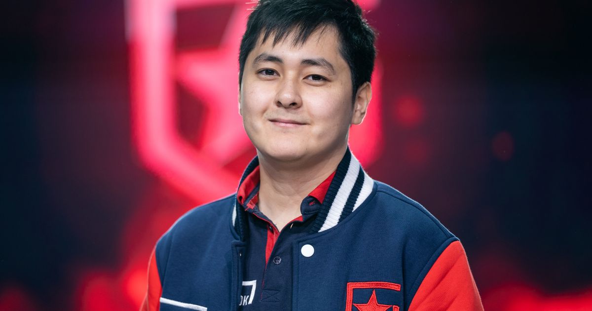 HObbit высказался о поражении Gambit от NAVI на BLAST Premier: World ...