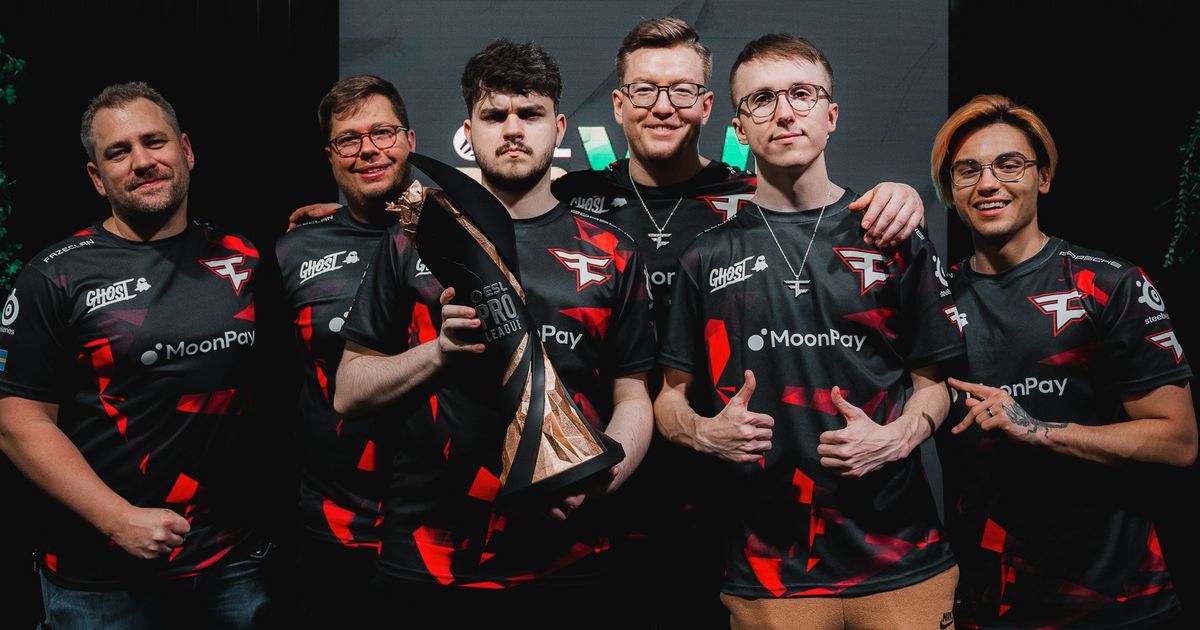 S1mple поздравил FaZe Clan с победой на EPL S17 и заработанным Intel ...