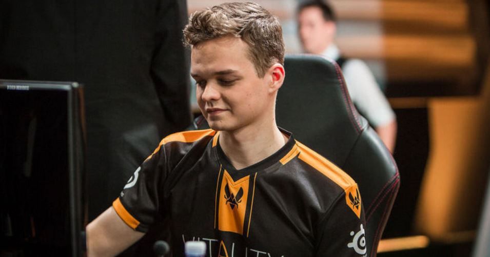 Ninjas in Pyjamas подписала состав по League of Legends