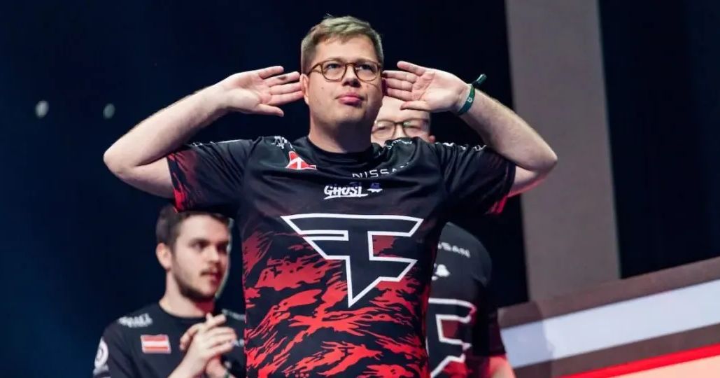 FaZe Clan вышла в плей-офф Esports World Cup 2024, обыграв FlyQuest
