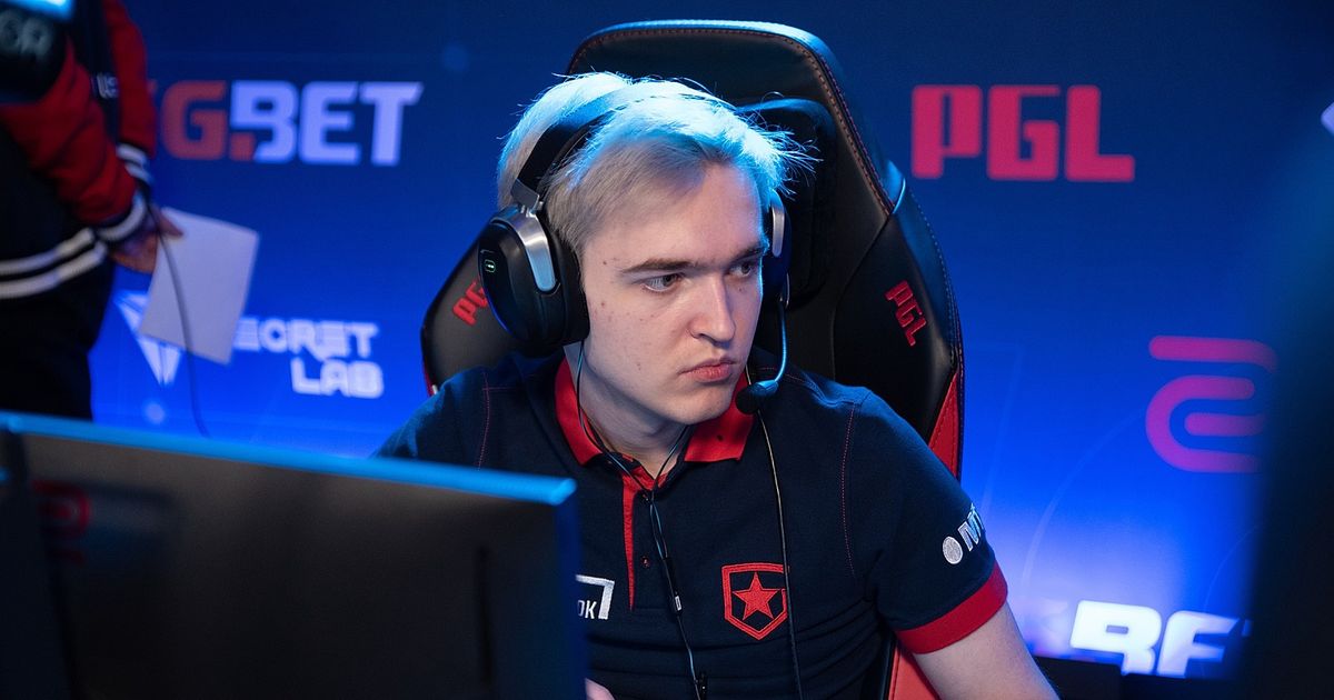 Nafany оценил перспективы s1mple в случае перехода из CS:GO в Valorant