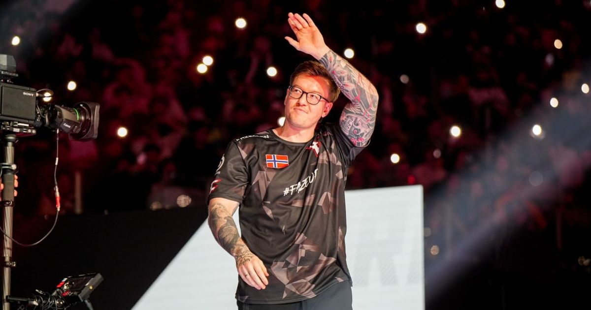 Rain написал отзыв о CS2 в Steam