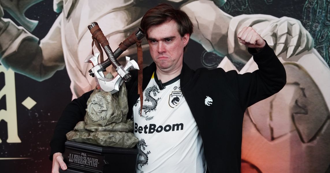 Whitemon составил команду из лучших игроков в Dota 2 — с ana и Miposhka