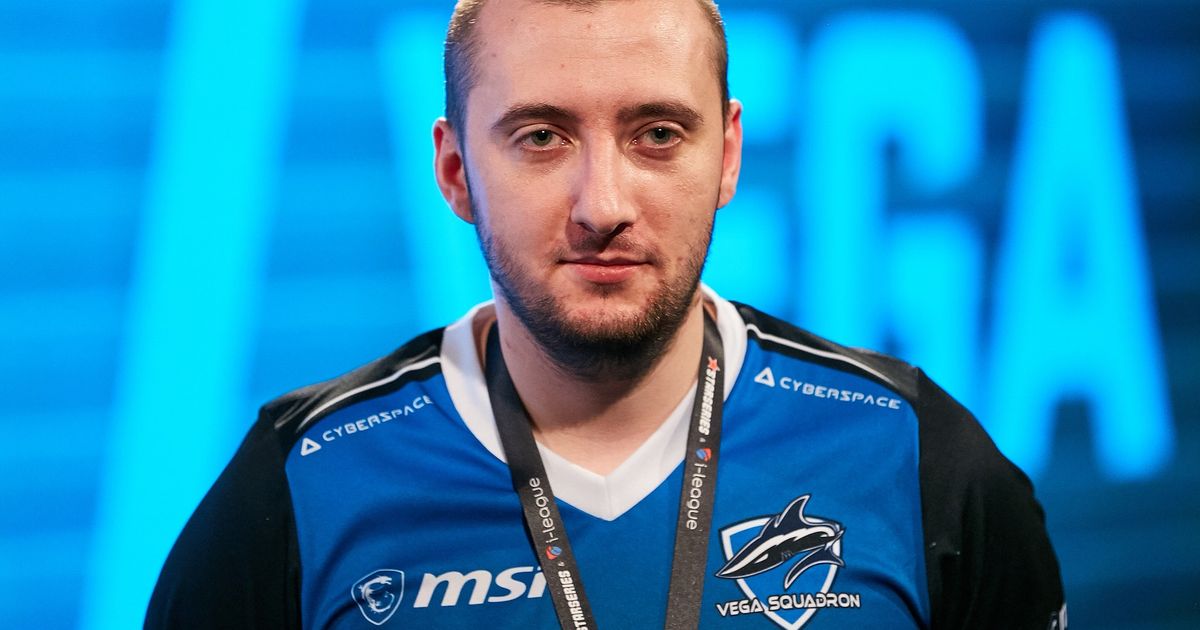 HellRaisers выставила jR на трансфер