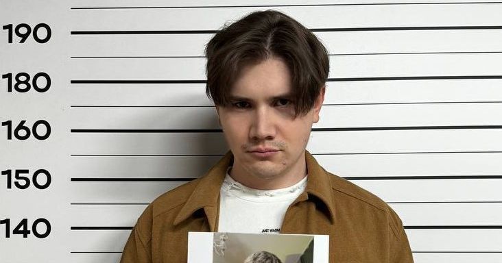 Shadowkek получил бан на Twitch за то, что появился в кадре в одних трусах