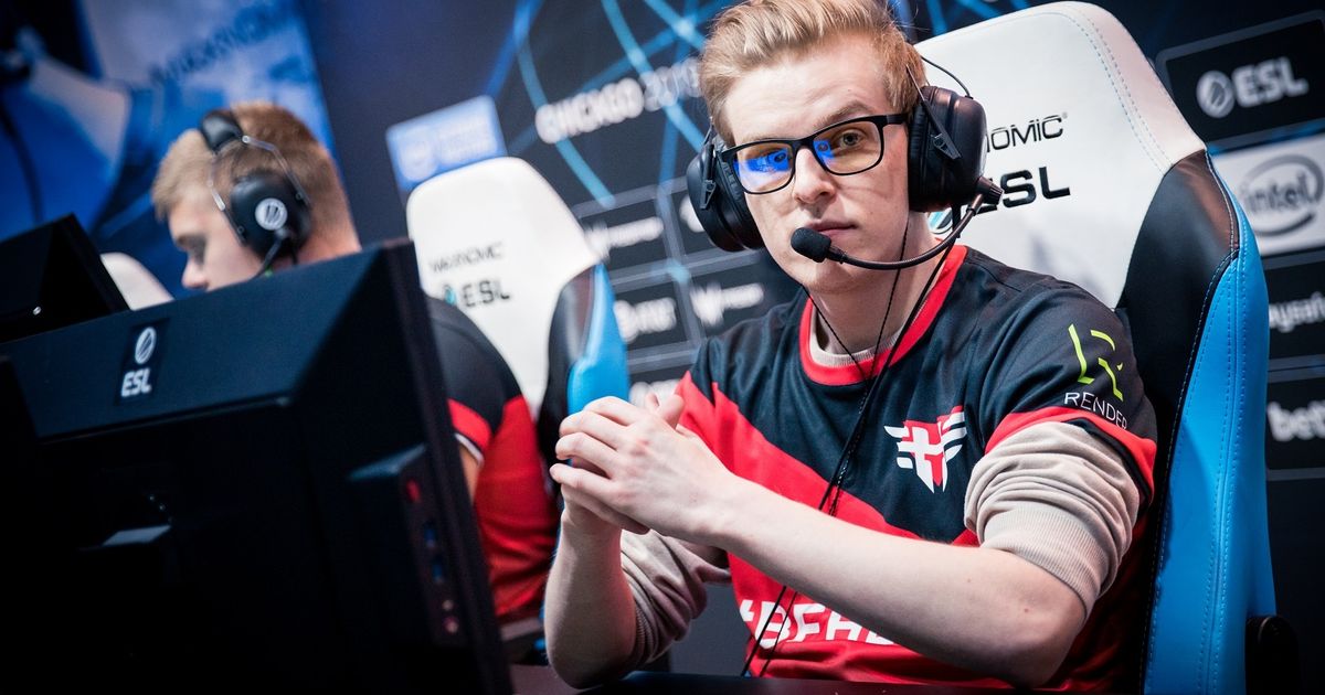 NaToSaphiX вышел из состава flusha