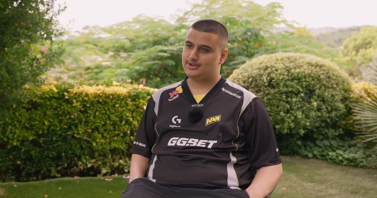 Makazze из NAVI рассказал, что начал играть в CS в 4 года