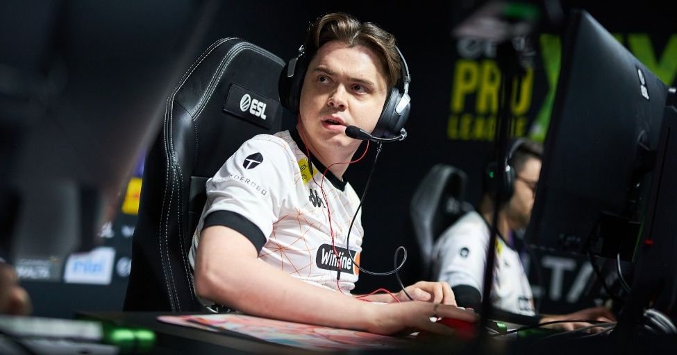 Virtus.pro обыграла Complexity Gaming и прошла во второй раунд закрытых отборочных на BLAST ...