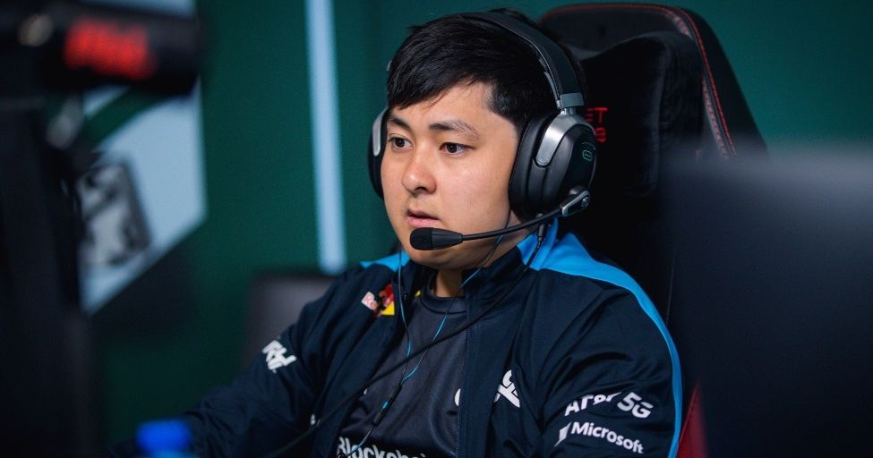 Nafany и HObbit порассуждали о предстоящей встрече C9 с VP на EPL S17