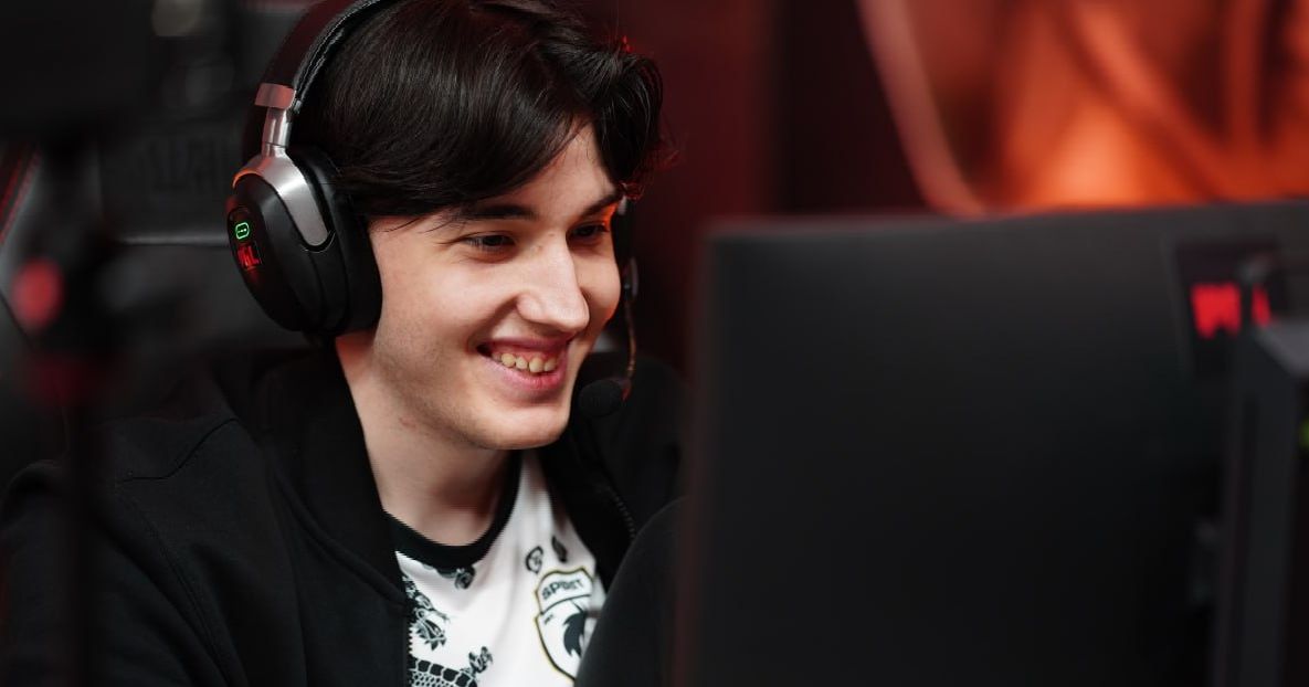 Collapse сделал профиль в Dota 2 с отсылкой к щелбану 9Class от Fishman