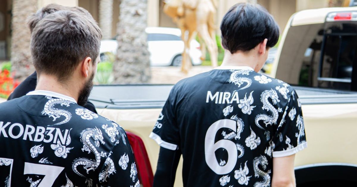 Korb3n: Пришлось позвать Mira, чтобы девочки думали не только о Доте