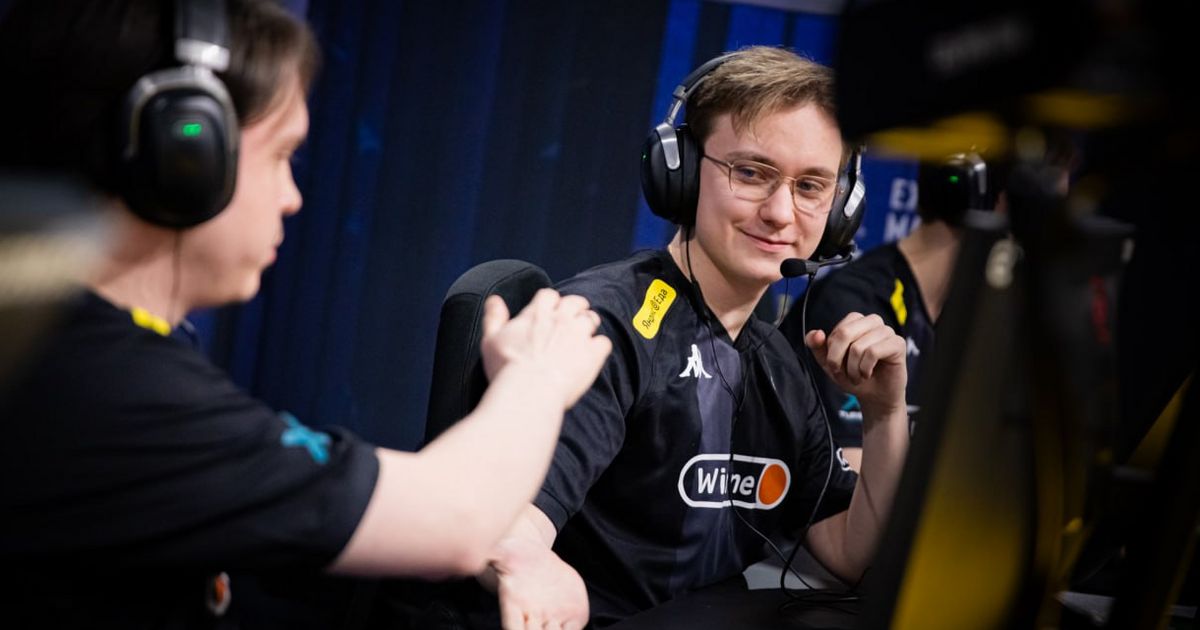 FL4MUS прокомментировал поражения Virtus.pro от Vitality